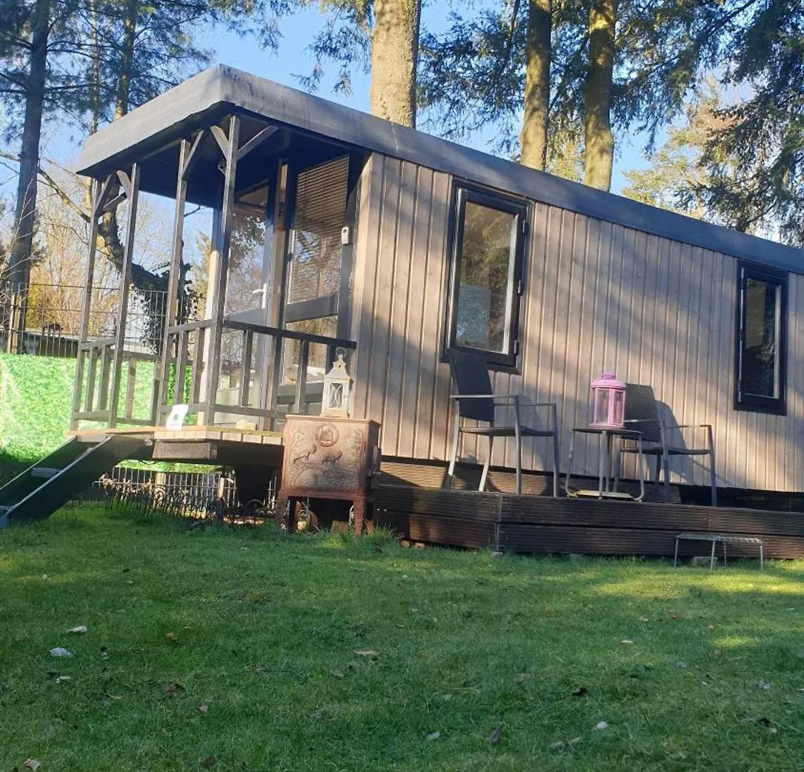 Pipowagen Bed bij Bos Hotel Putten: 2 sterrenhotel met minimale prijs ...